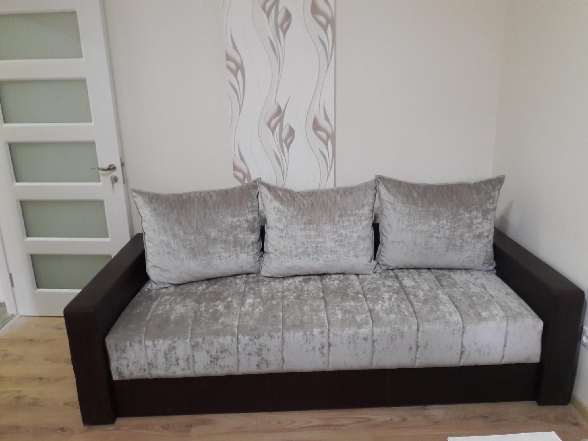 Popravka i proizvodnja nameštaja Kuršumlija Tapetar Beli